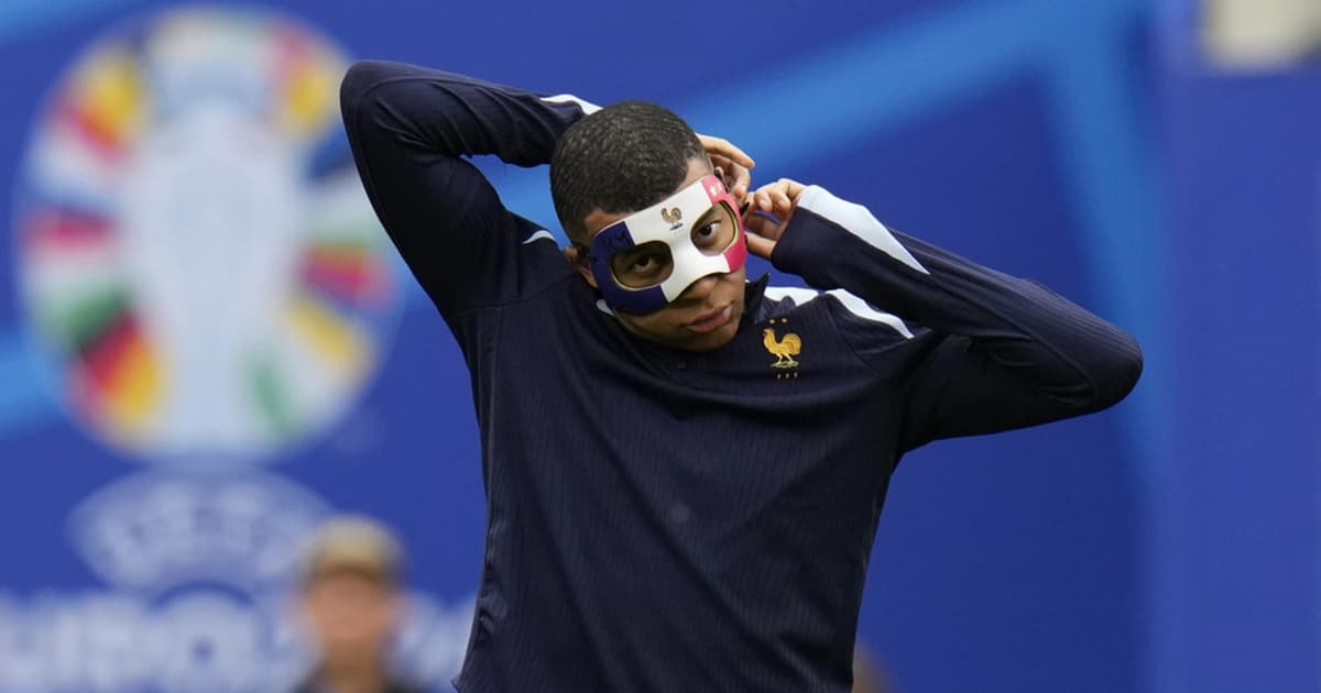 Mbappe reveals personalised mask in French colours | FMT