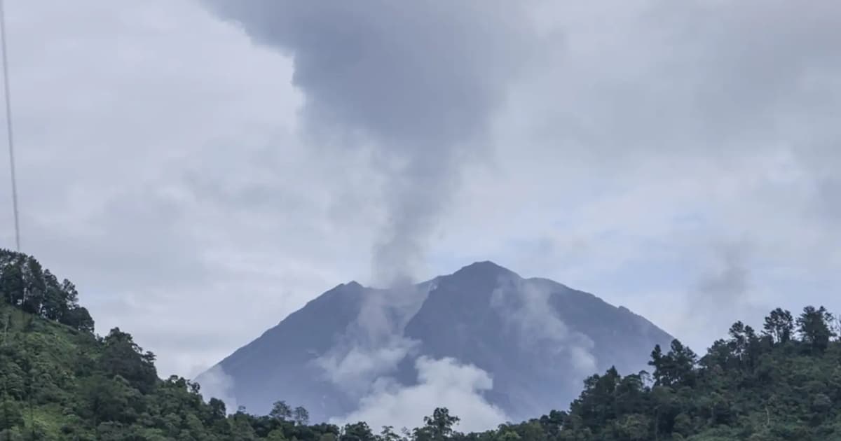 Volcano in east Java erupts six times | FMT