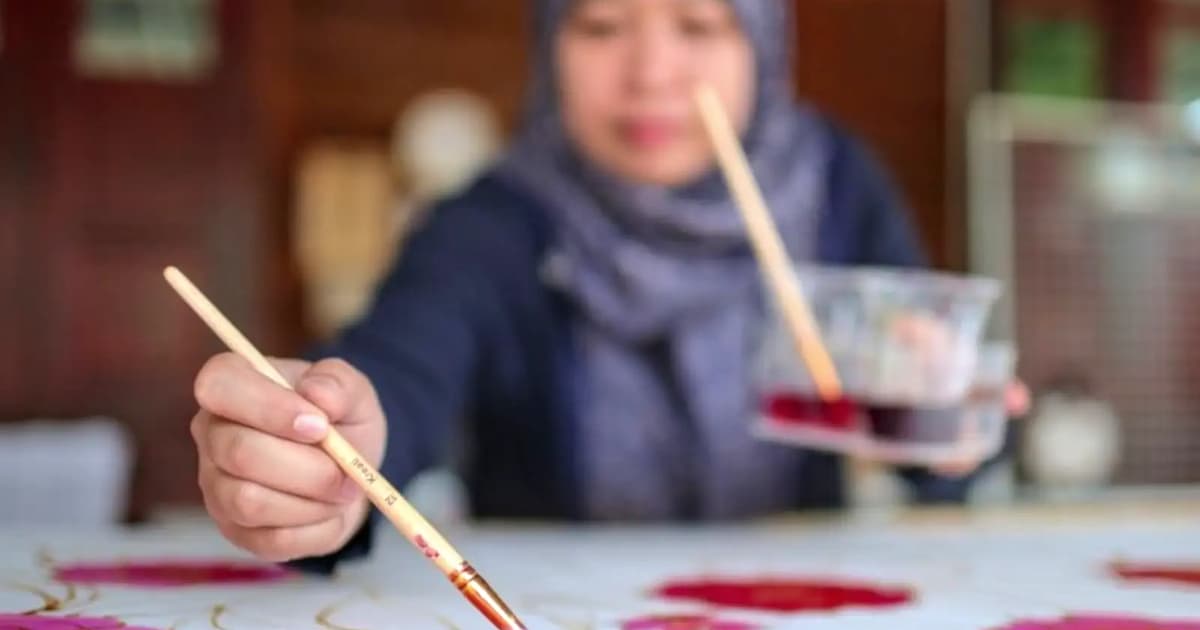 Hands-on crafting draws tourists to Rumah Batik Sri Wangsa | FMT
