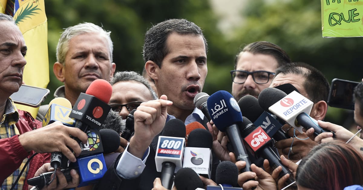 Maduro blockades Guaido as he heads to showdown in border town | FMT