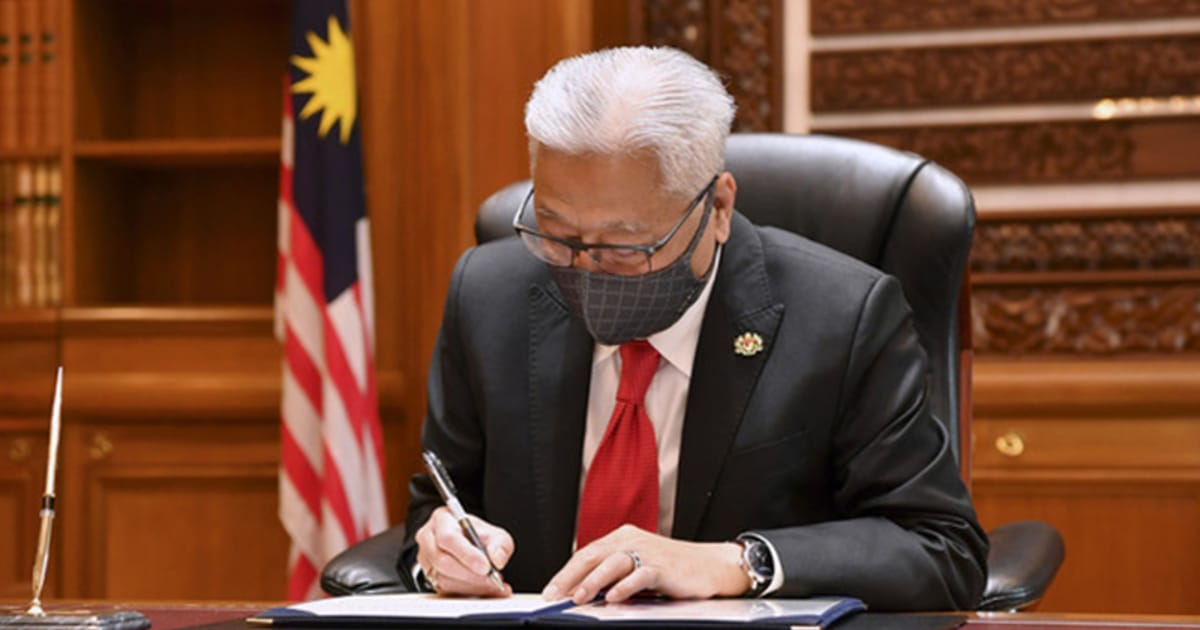 Ismail clocks in on first day of duty at Perdana Putra | FMT