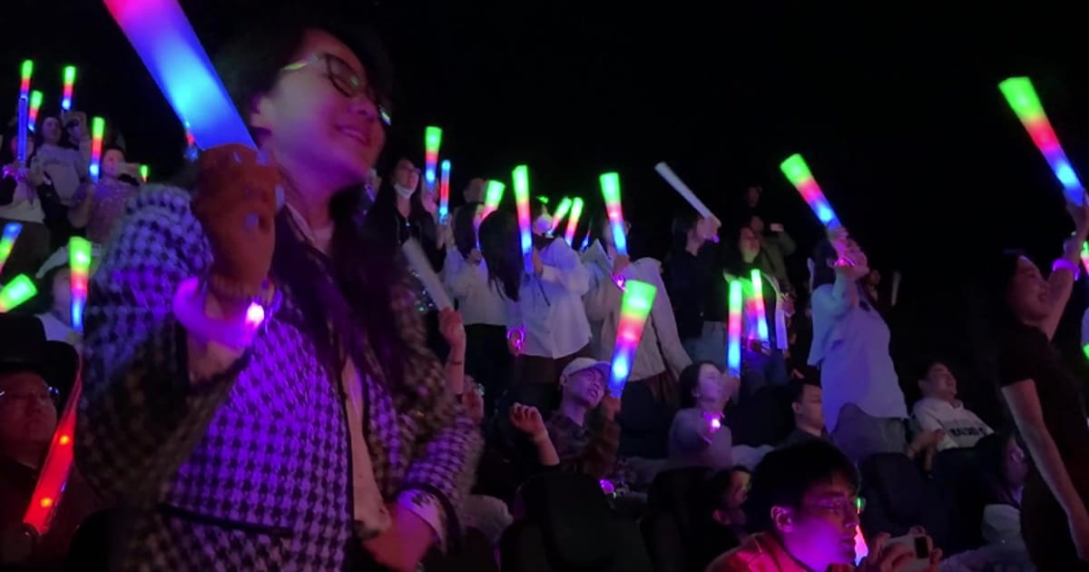 Chinese ‘Swifties’ shake it off at Beijing watch party | FMT