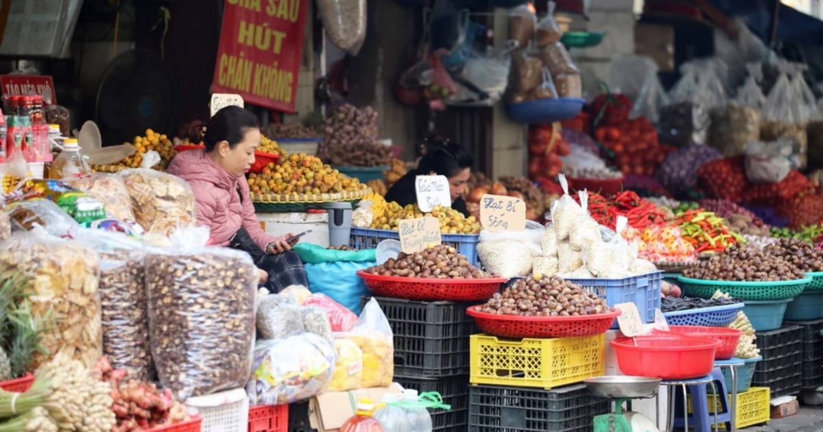 Hanoi curbs kerb culture as city clamps down on pavement vendors | FMT