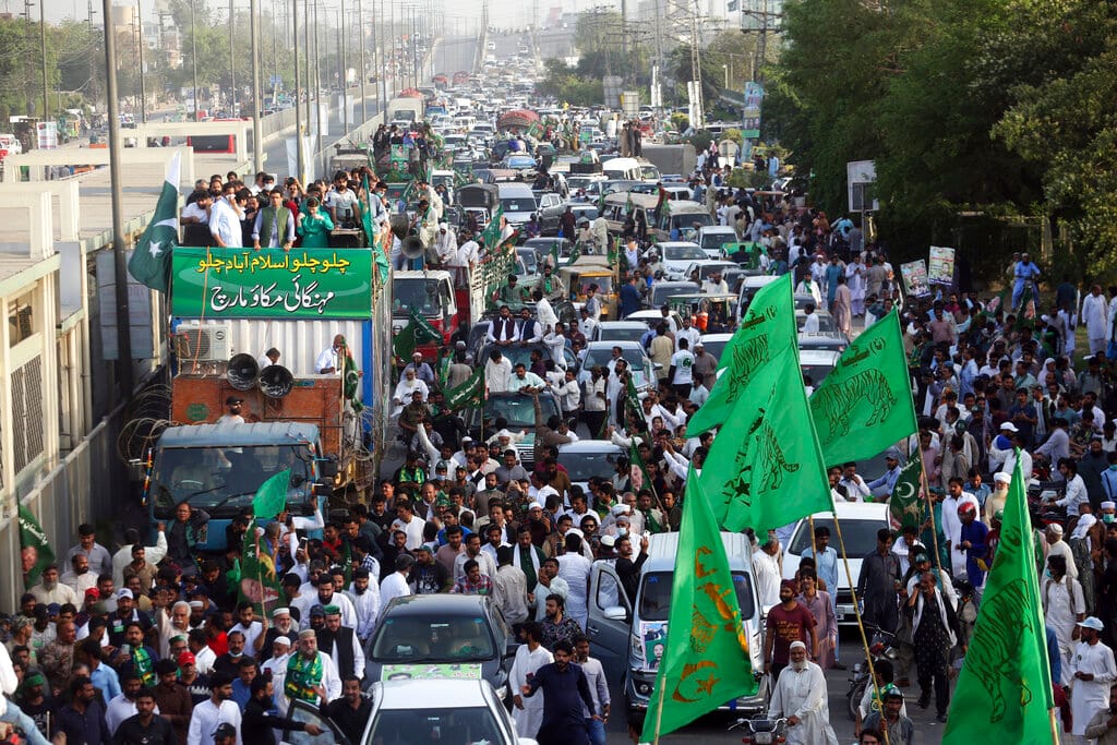 Thousands rally for embattled Pakistan PM Imran Khan | FMT
